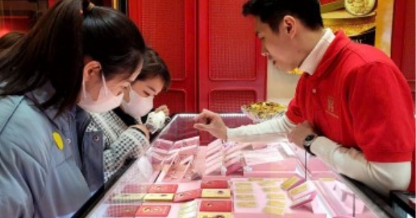 Giá vàng tăng chóng mặt, có nên đầu tư vàng ‘lướt sóng’?