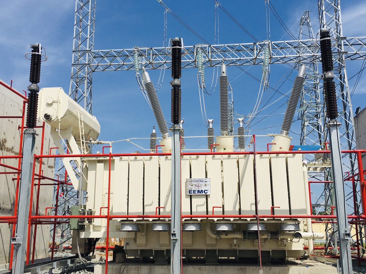 Đóng điện MBA 220kV-250MVA TBA 500 kV Tân Uyên